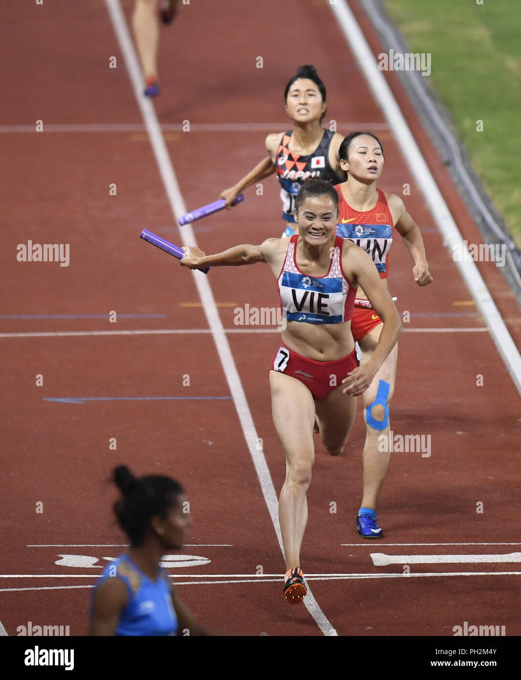 Womens 4x400m relay final hi-res stock photography and images - Alamy