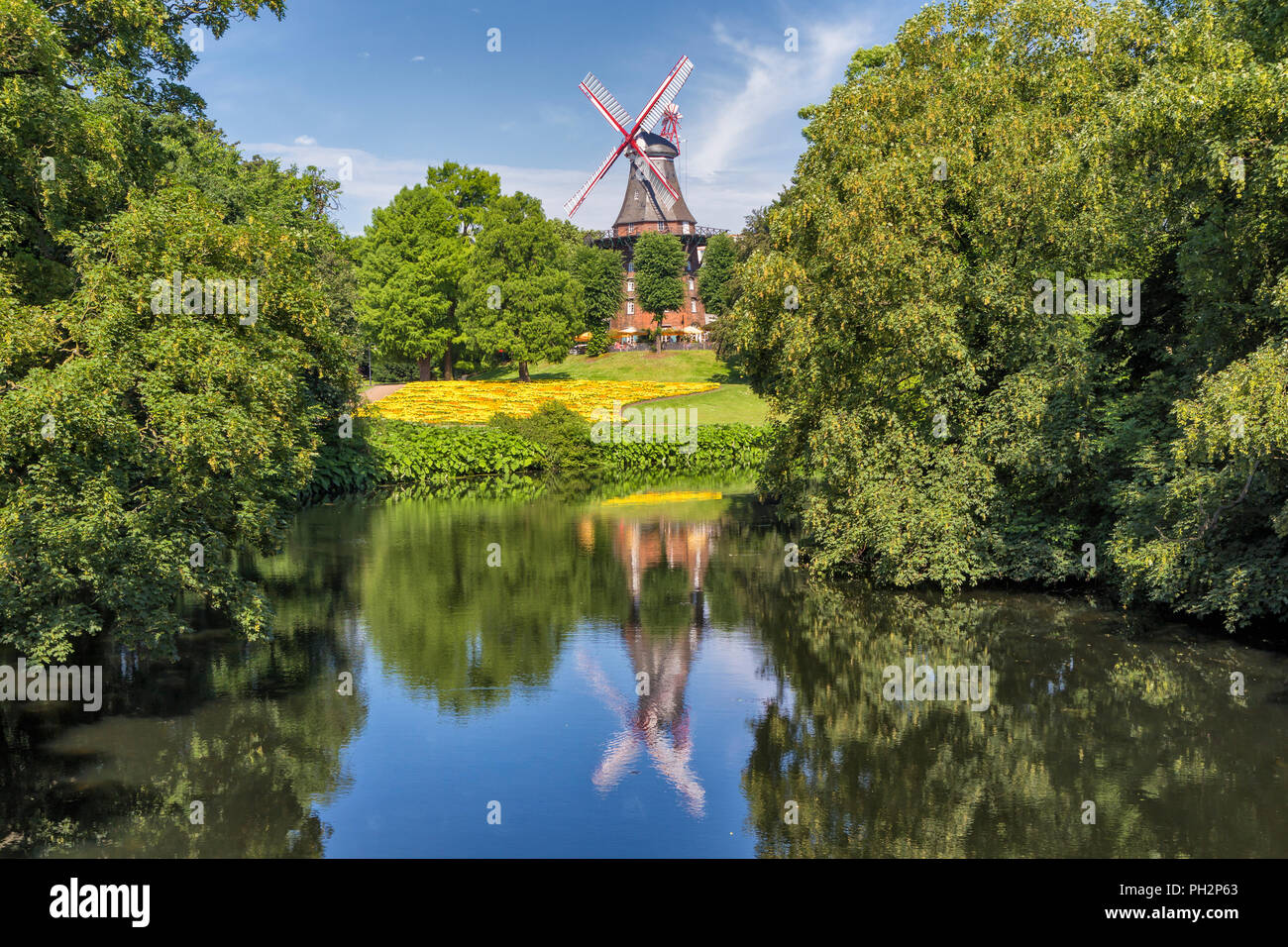 Am wall windmill hi-res stock photography and images - Alamy
