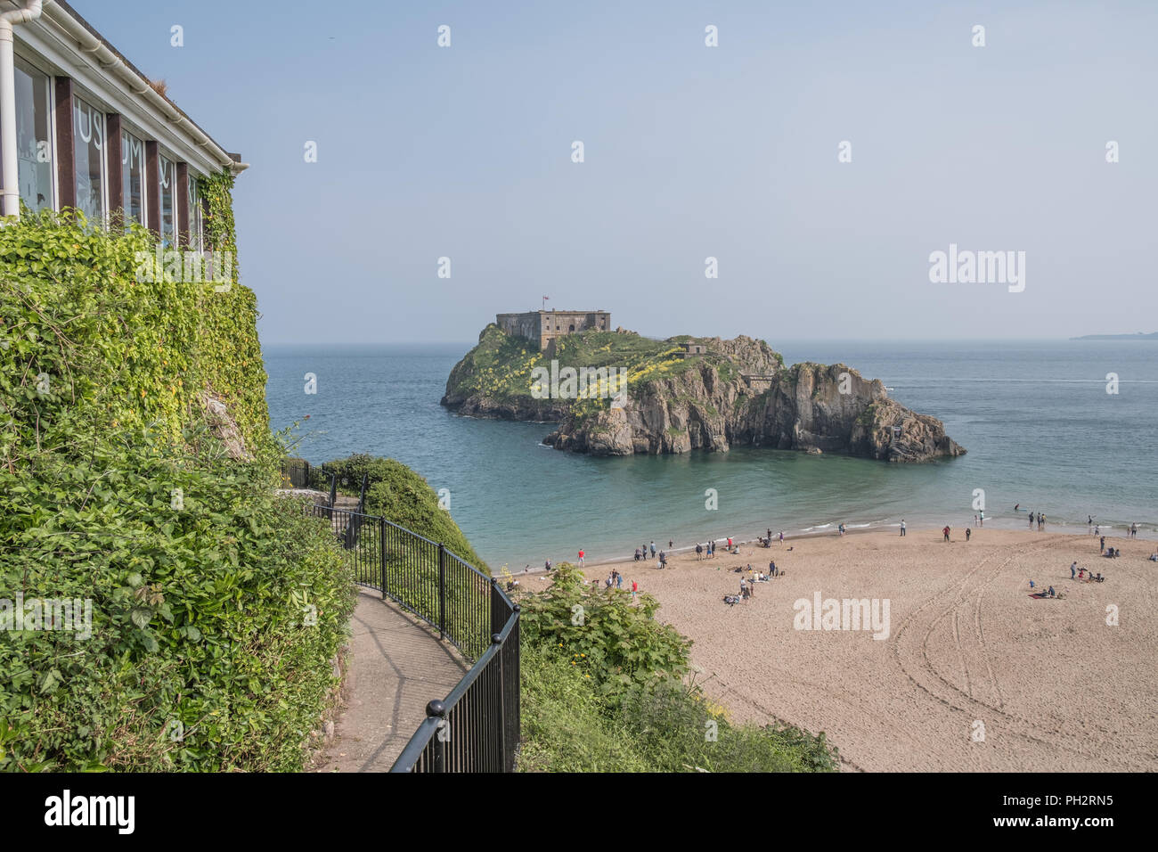 Tenby holiday destination hi-res stock photography and images - Alamy