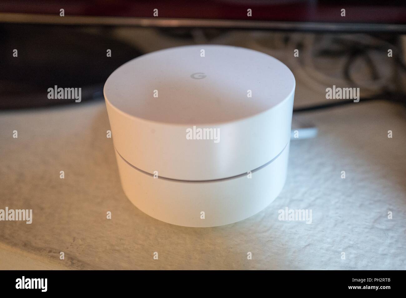 Mesh wifi system home hi-res stock photography and images - Alamy