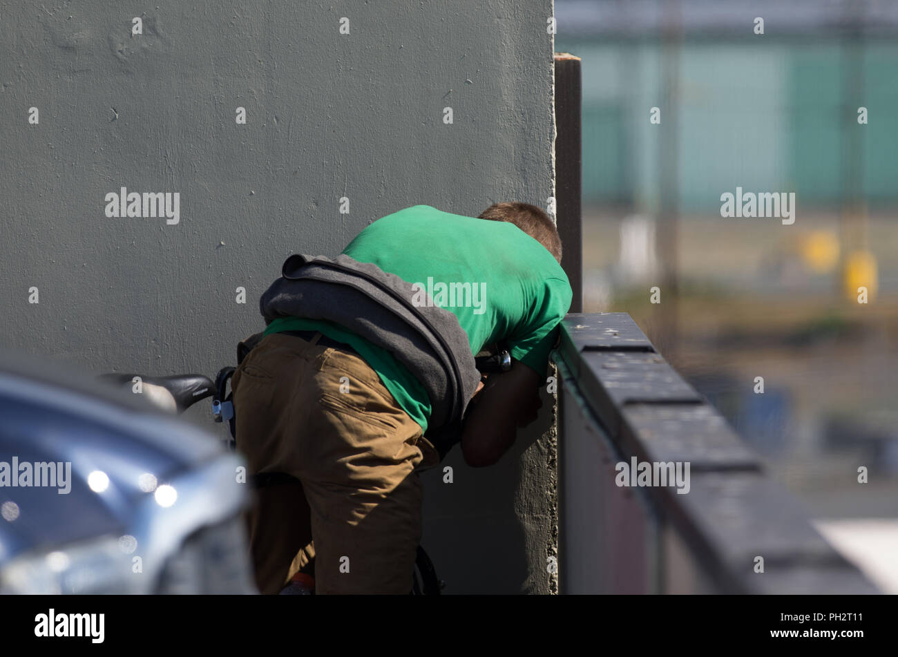 Crack cocaine smoking hi-res stock photography and images - Alamy