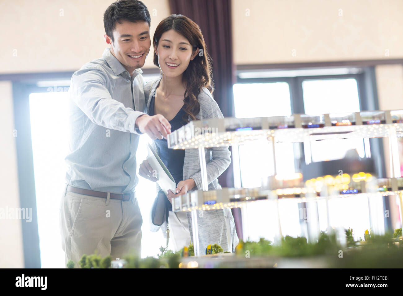 Indian sales women hi-res stock photography and images - Alamy