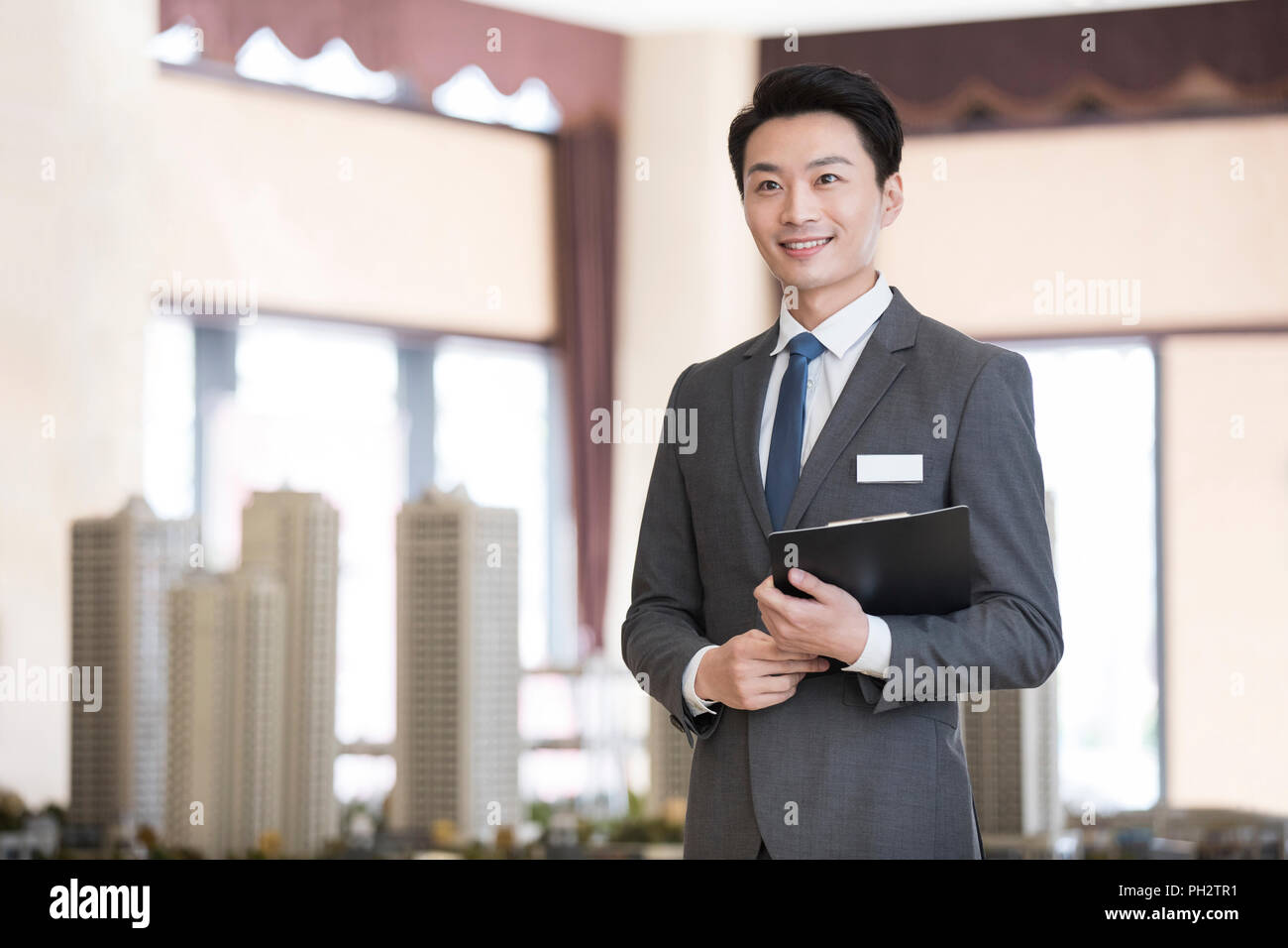 House man clipboard exterior hi-res stock photography and images - Alamy