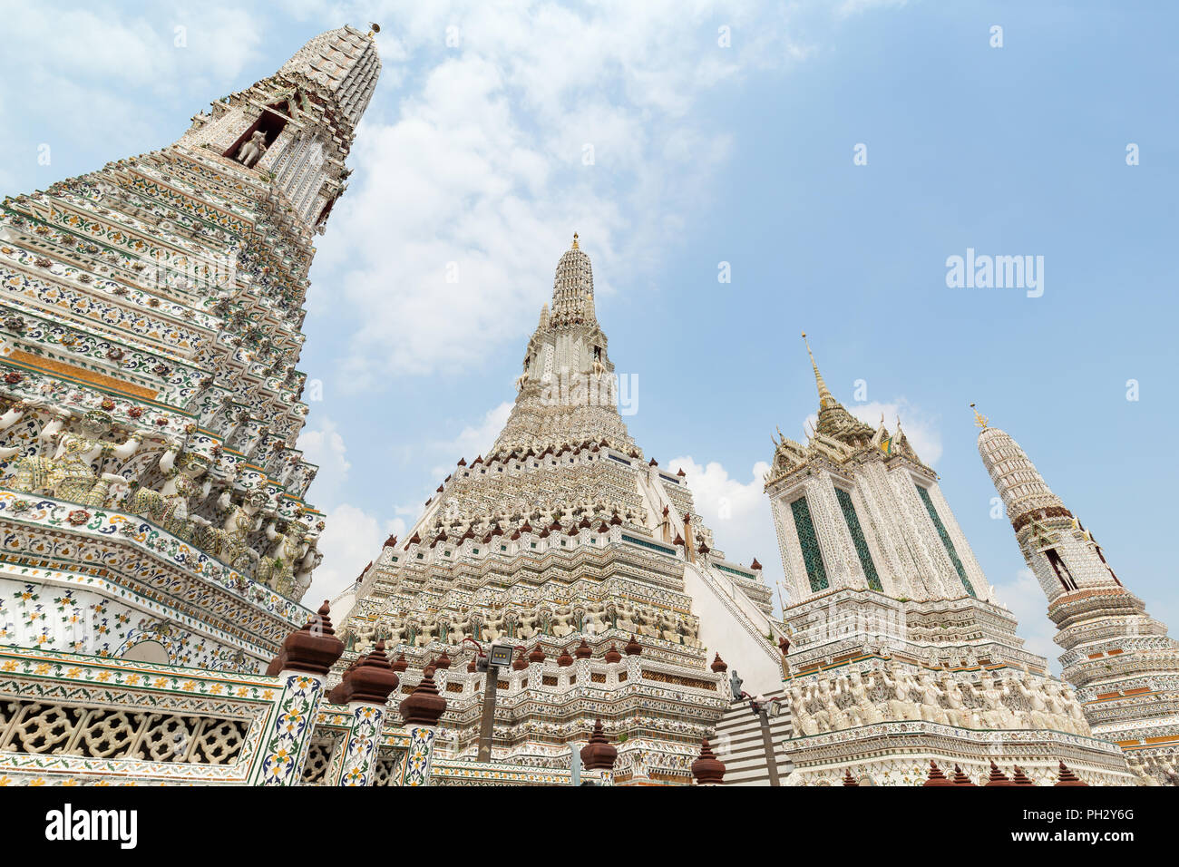 Wat arun temple hi-res stock photography and images - Alamy