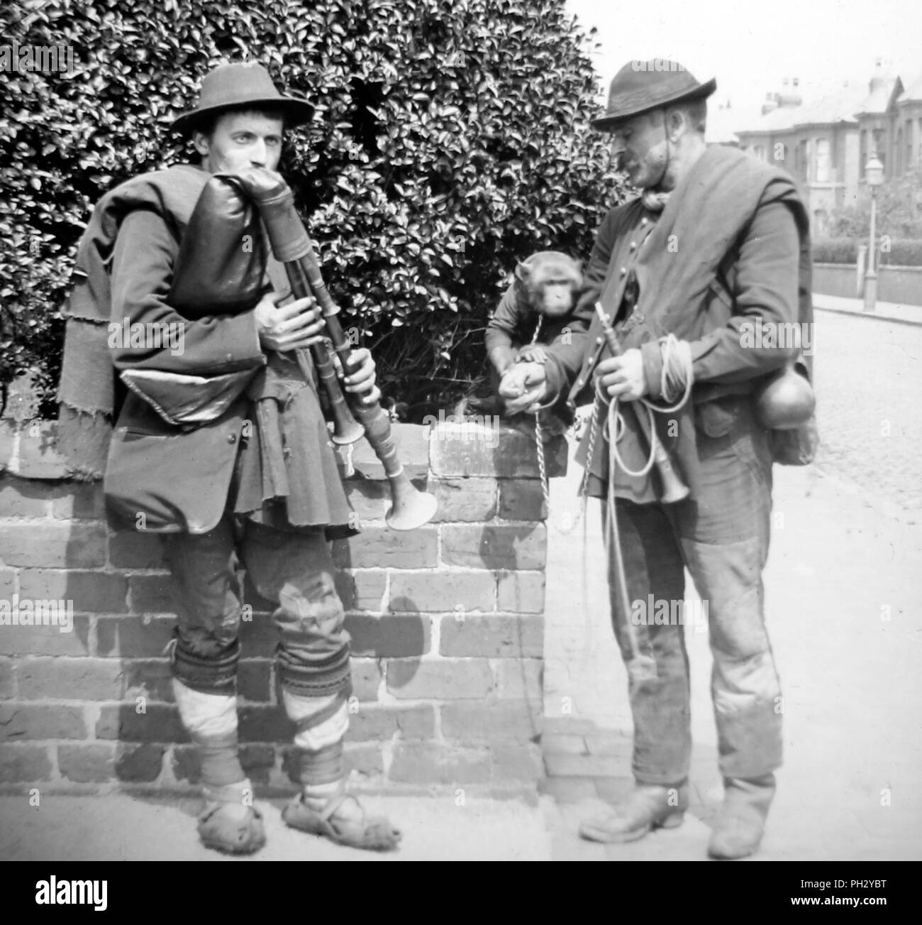 Street Victorian Musicians High Resolution Stock Photography and Images ...