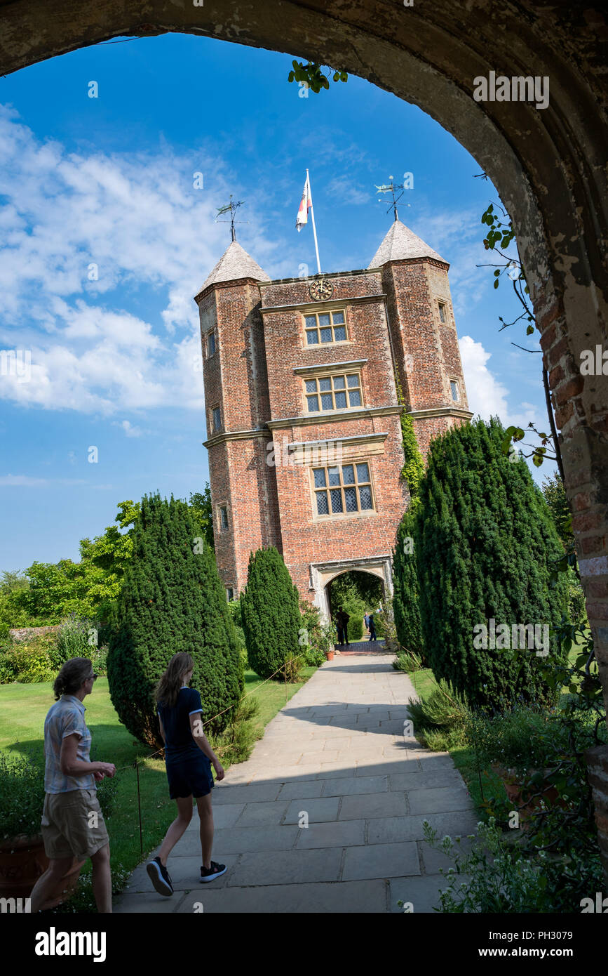 Sissinghurst Castle and Gardens Stock Photo - Alamy