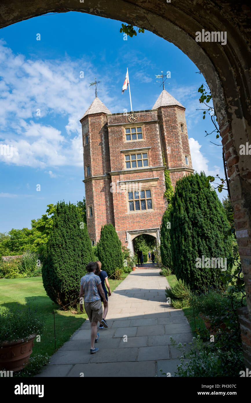 Sissinghurst manor hi-res stock photography and images - Alamy