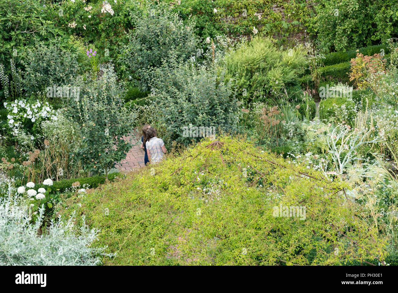 Sissinghurst Castle and Gardens Stock Photo - Alamy