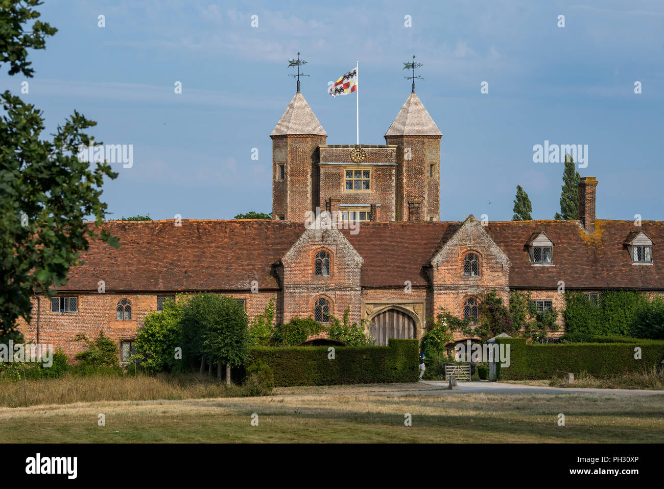 Sissinghurst castle hi-res stock photography and images - Alamy
