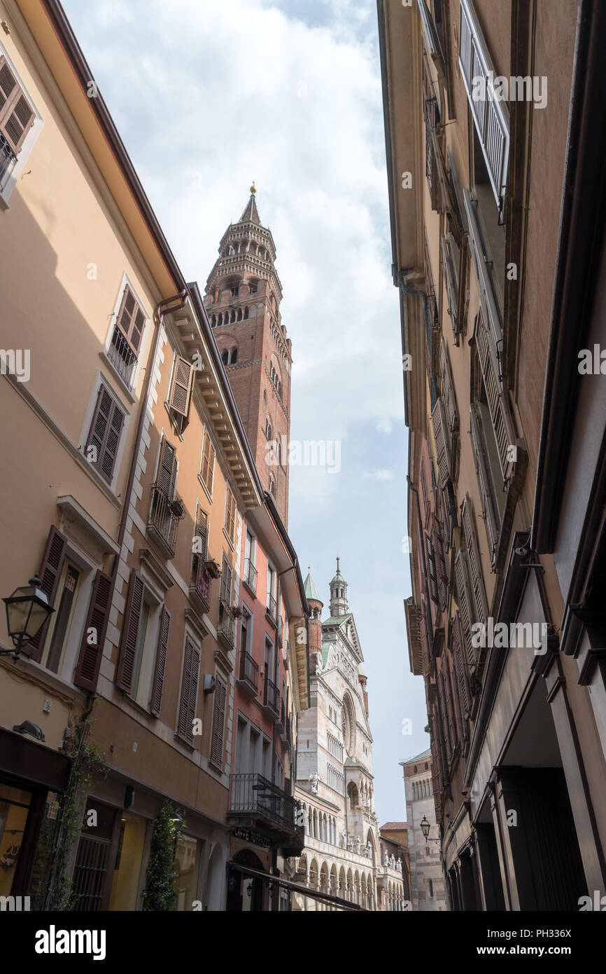 Old cremona hi-res stock photography and images - Alamy