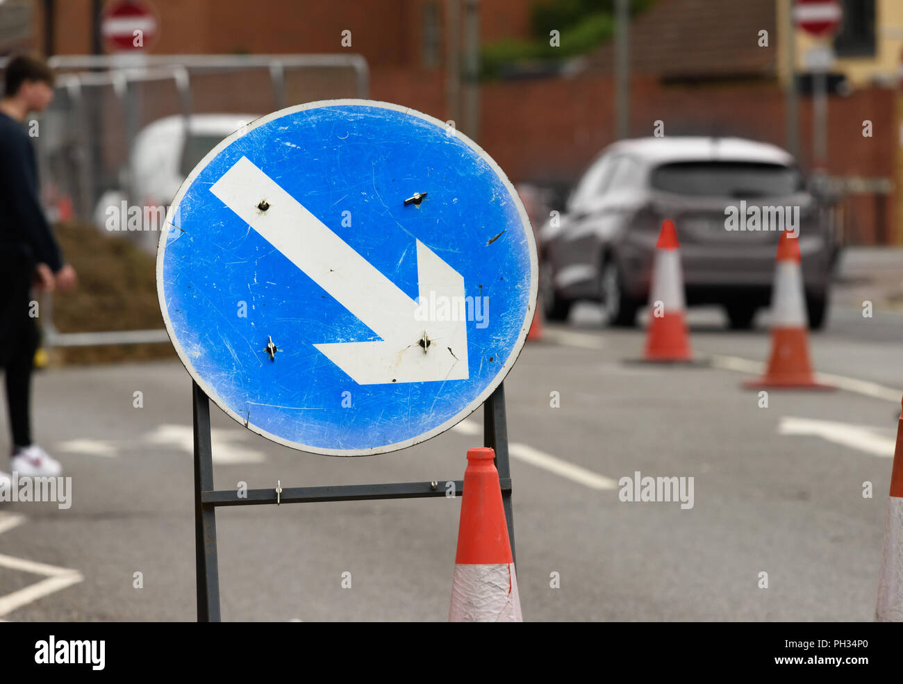 Roadworks arrow hi-res stock photography and images - Alamy