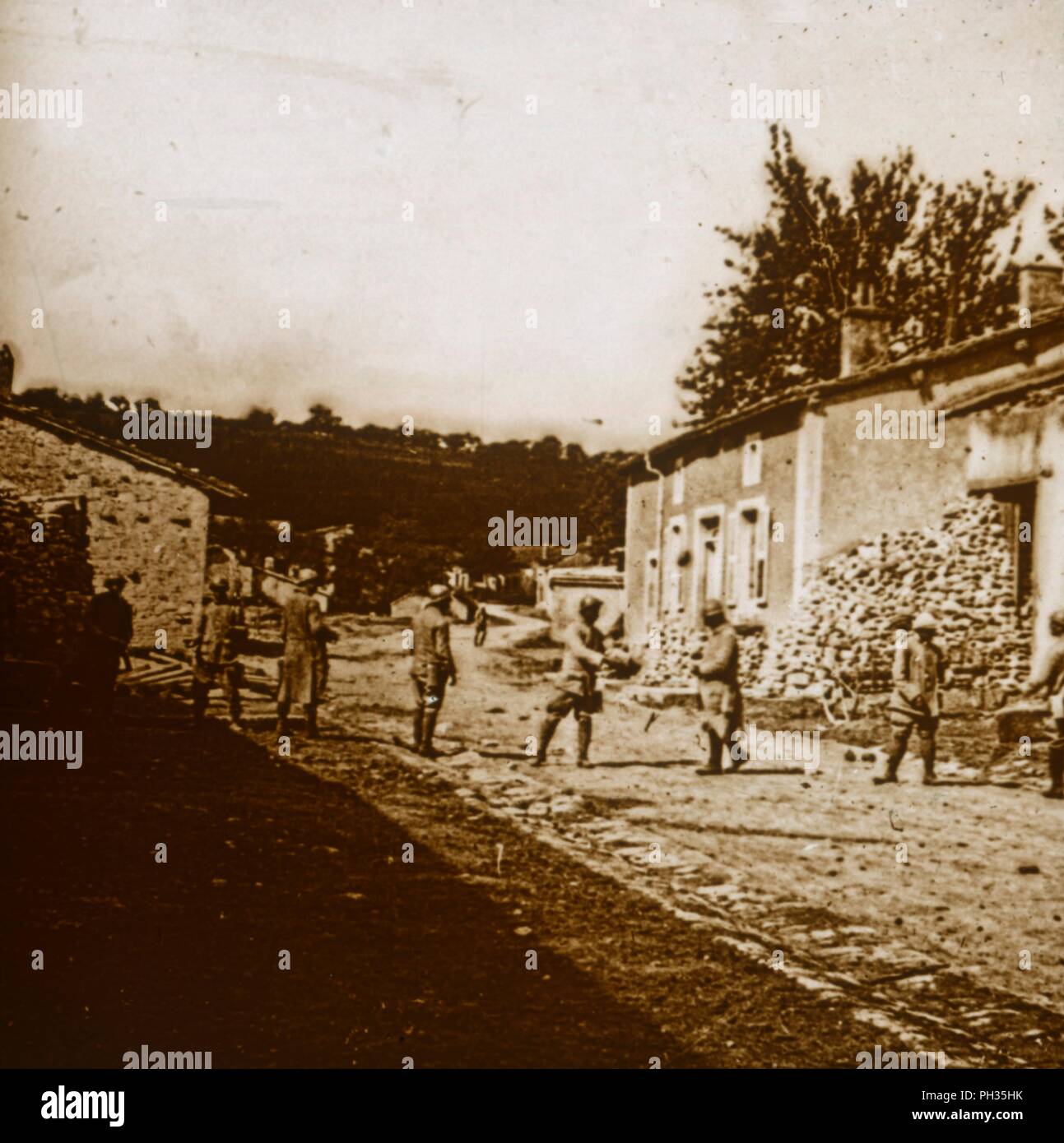 World war one building construction hi-res stock photography and images ...