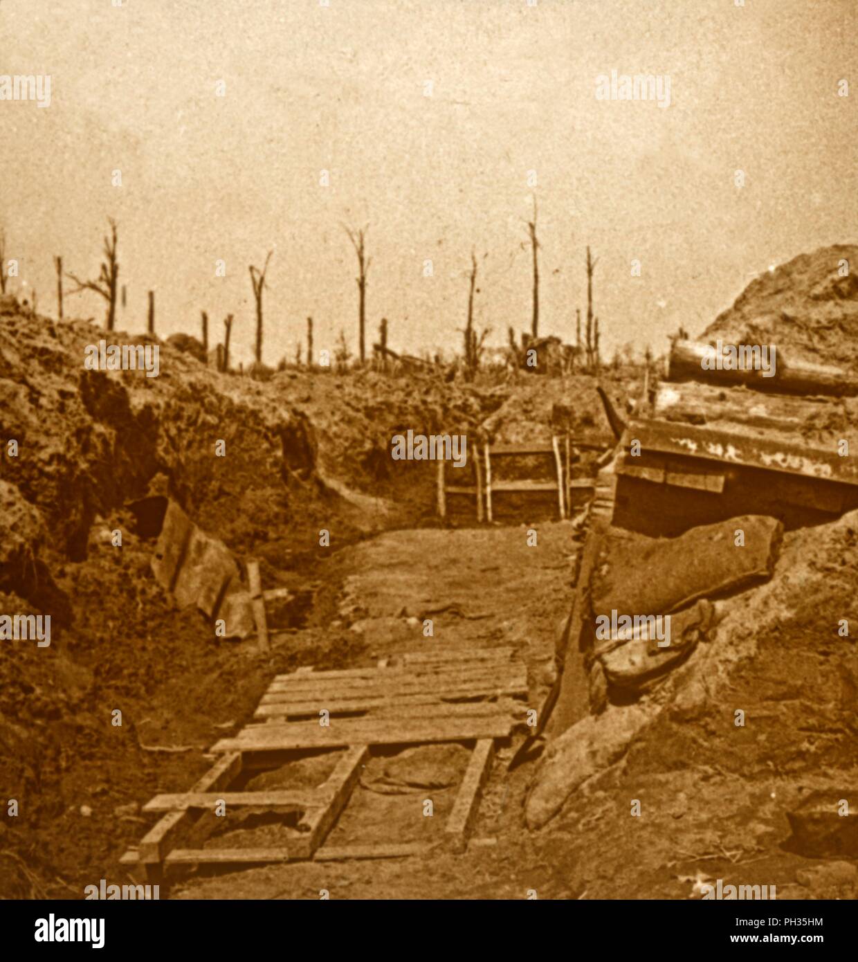 First World War Battlefield Scene Stock Photos & First World War ...