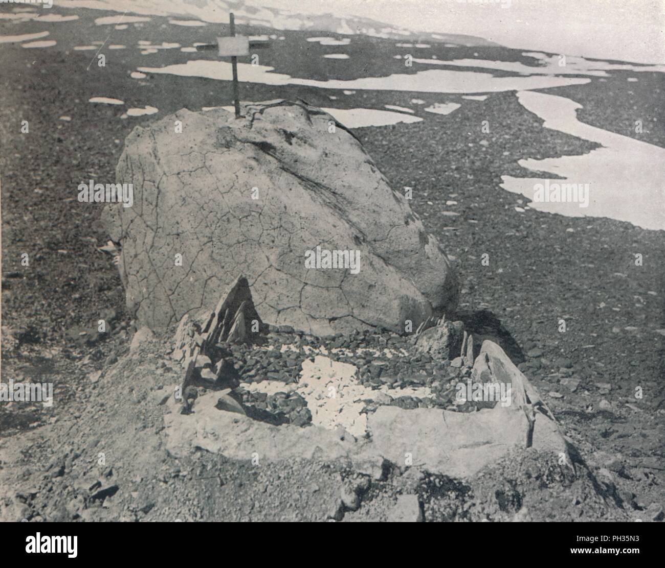 Captain scott grave hi-res stock photography and images - Alamy