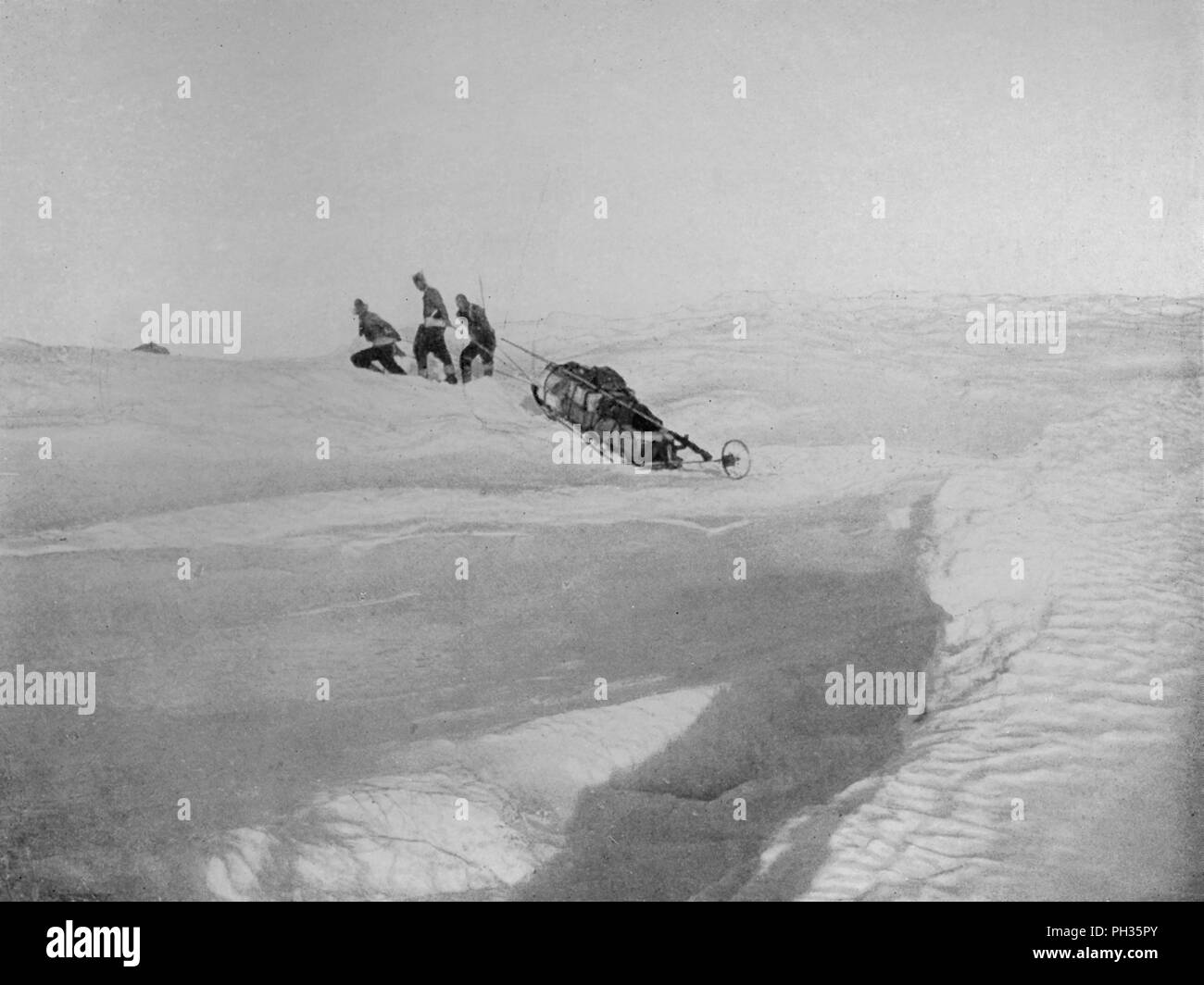 Overland expedition hi-res stock photography and images - Alamy