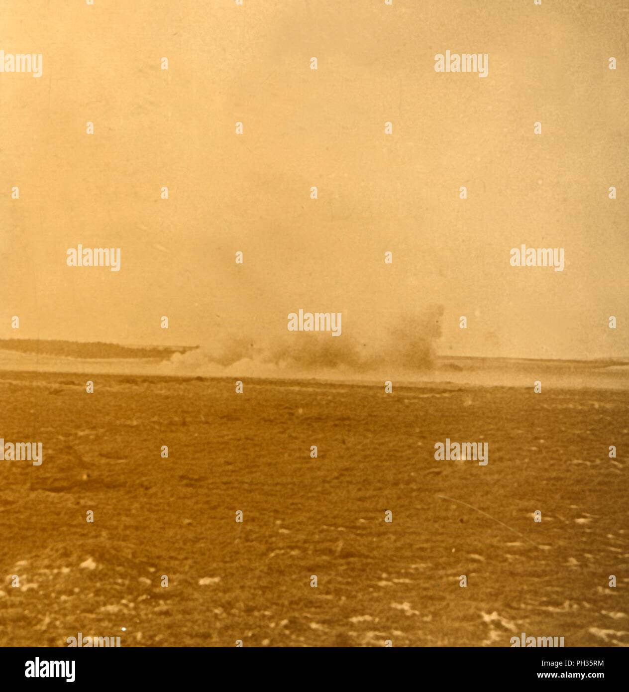 Barrage of fire wwi hi-res stock photography and images - Alamy