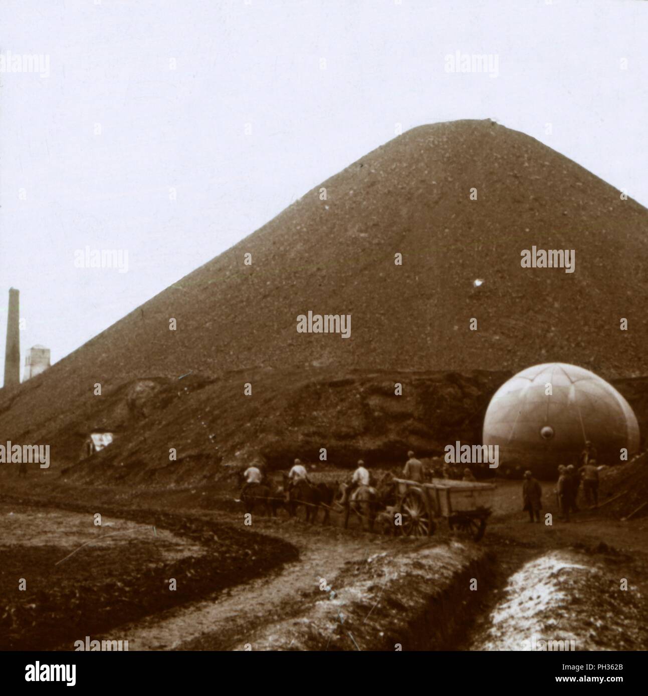 Ww1 mines hi-res stock photography and images - Alamy