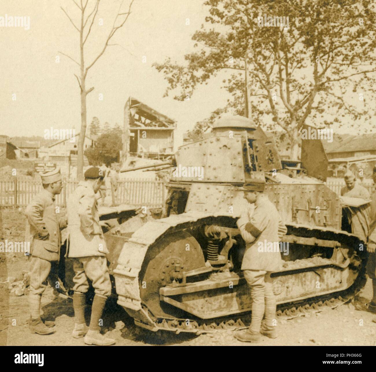 Renault tank hi-res stock photography and images - Alamy