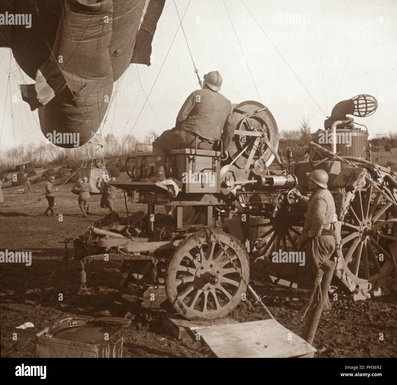 Ww1 technology hi-res stock photography and images - Alamy