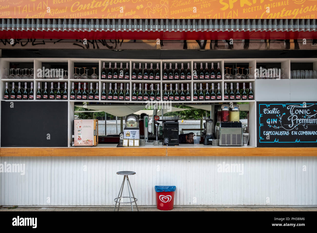 Refreshments station High Resolution Stock Photography and Images - Alamy