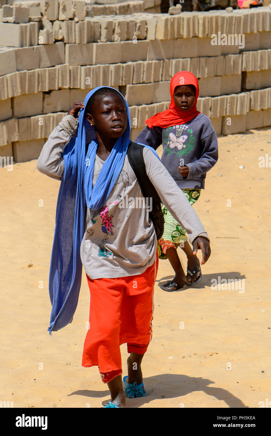 Senegalese girls hi-res stock photography and images - Alamy