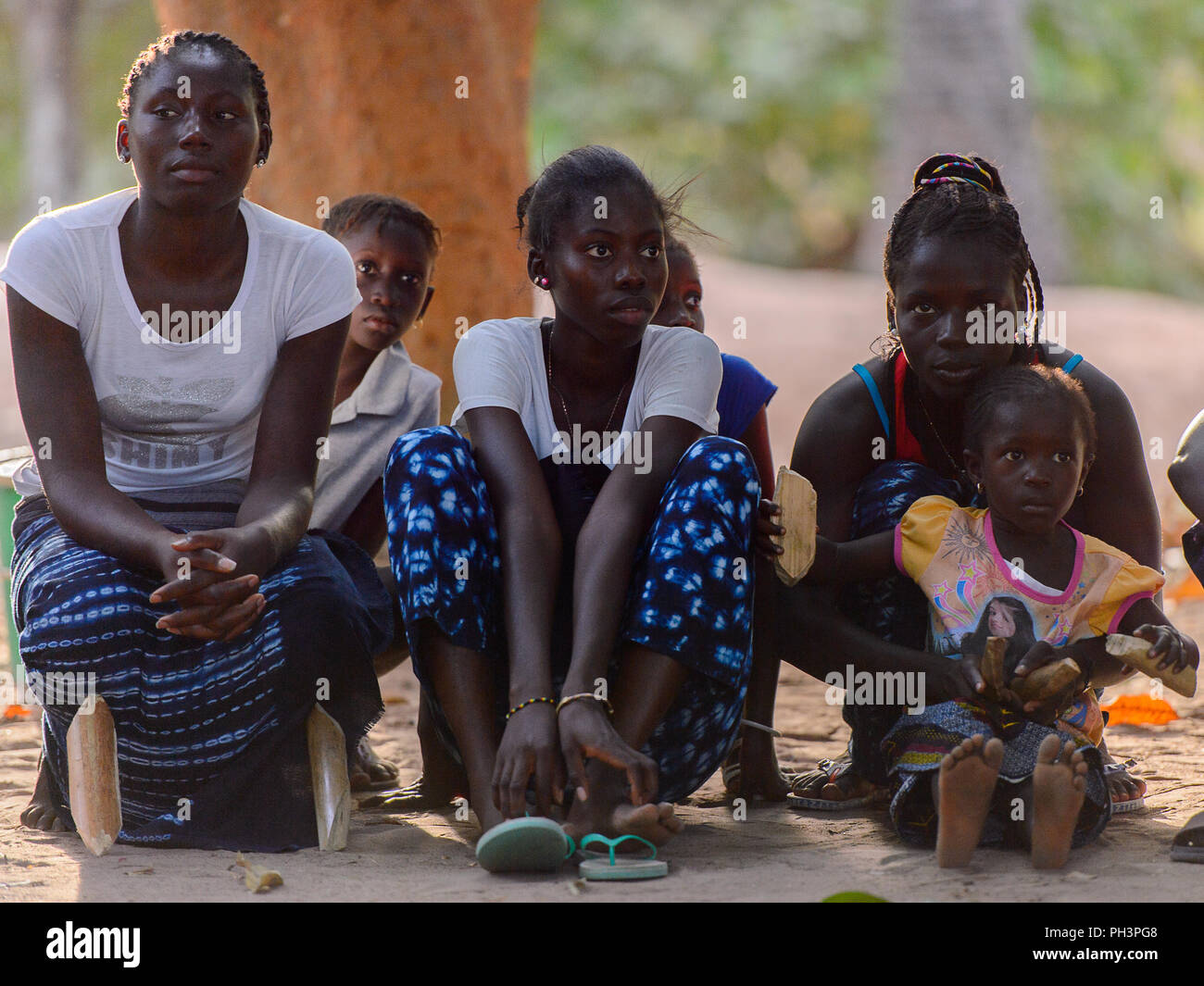 Diola people hi-res stock photography and images - Alamy