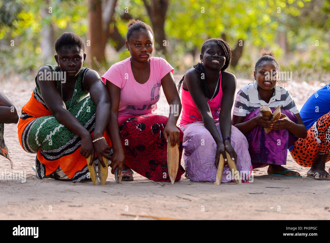 Diola people hi-res stock photography and images - Alamy