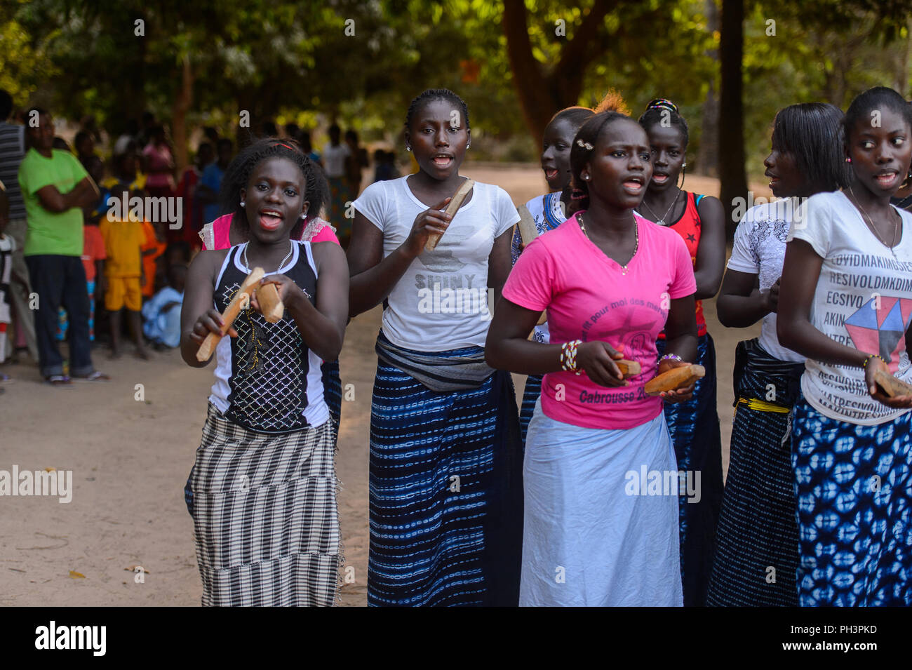 Diola people hi-res stock photography and images - Alamy