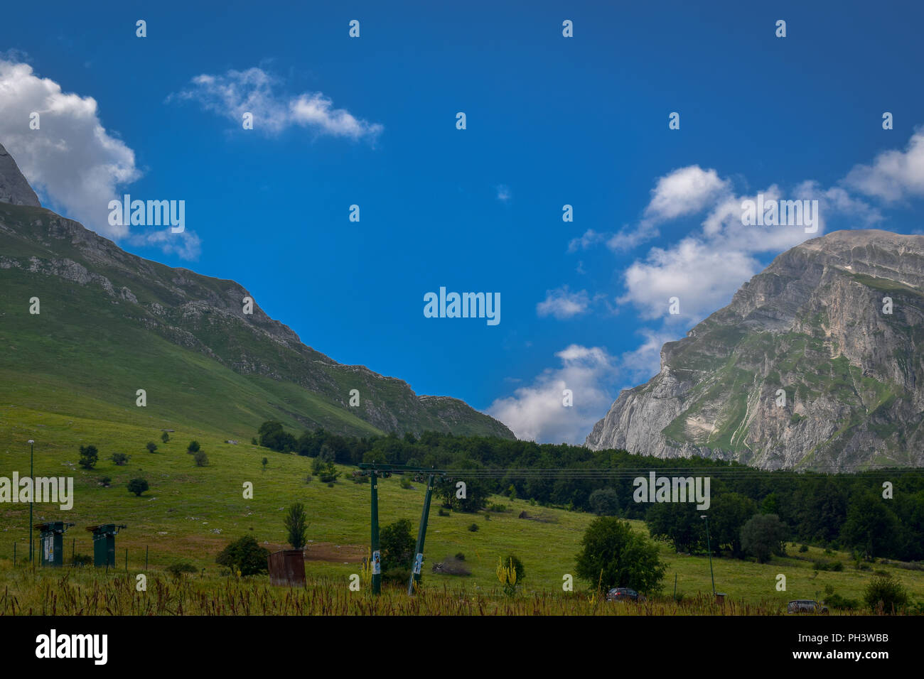 An image that captures a part of the Gran Sasso mountain chain, Prati ...