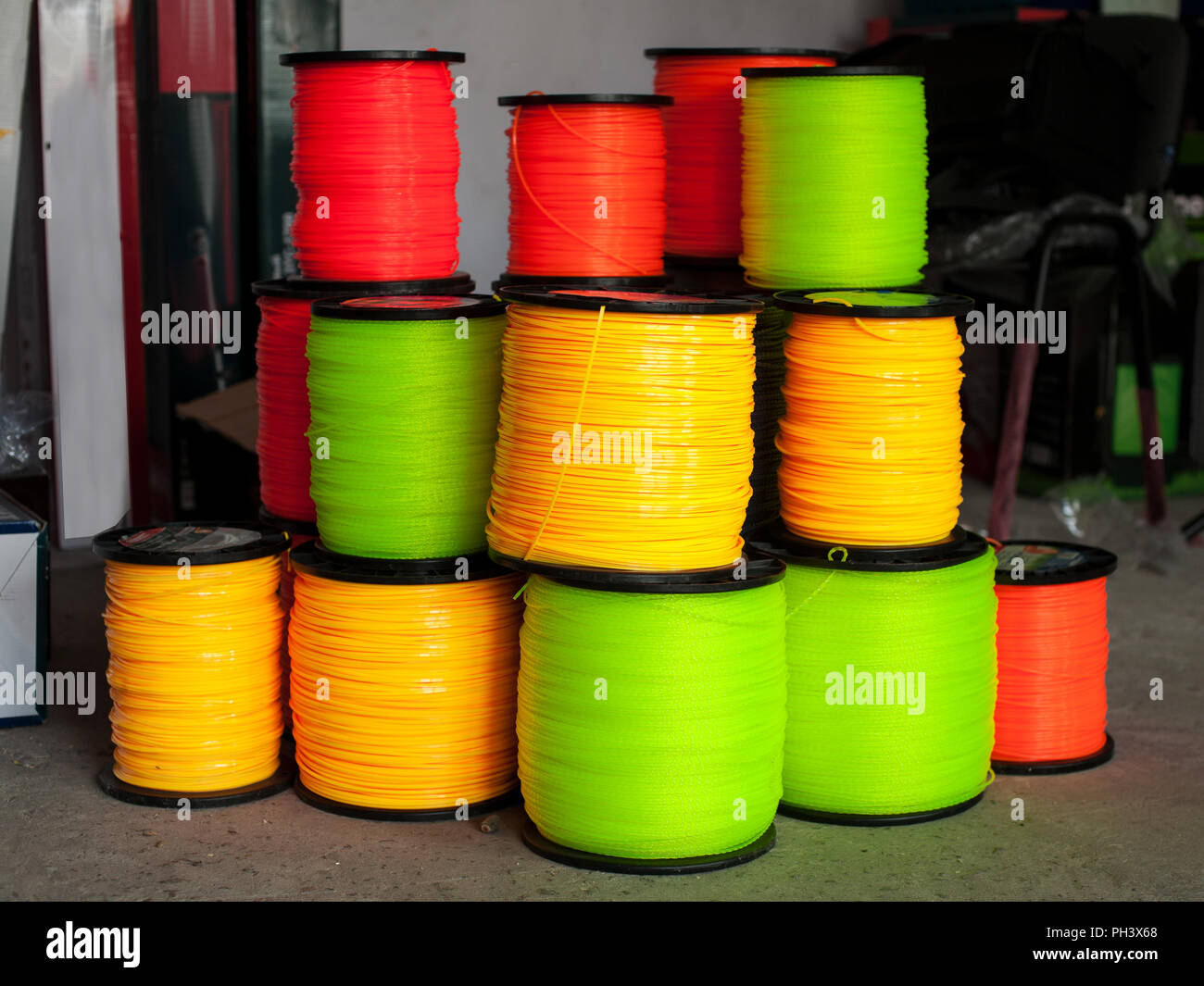 Bright wire hi-res stock photography and images - Alamy