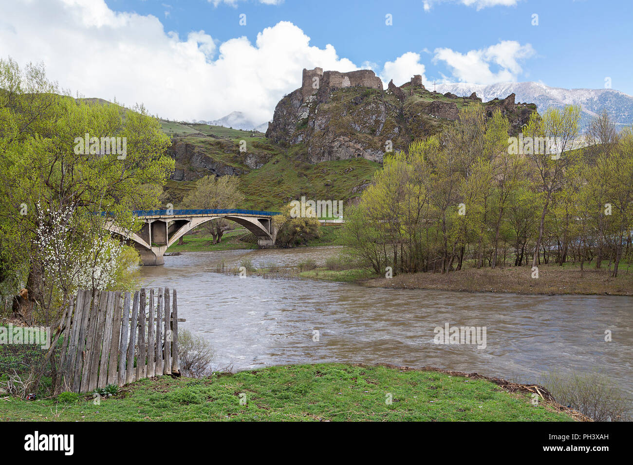 Atshkuri fortress and the River Mtkvari, in the village of Atskhuri ...