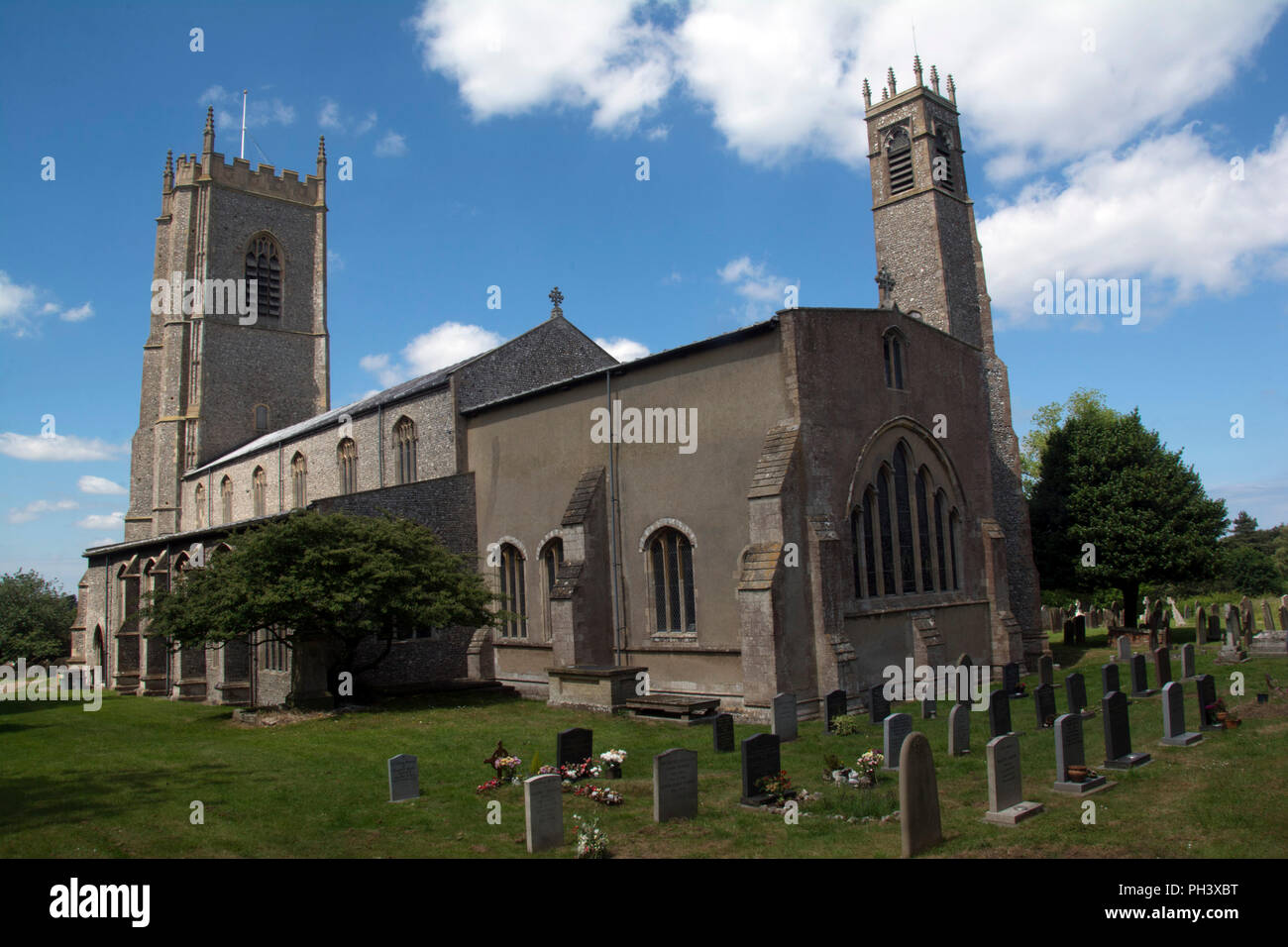 Blakeney church norfolk hi-res stock photography and images - Alamy