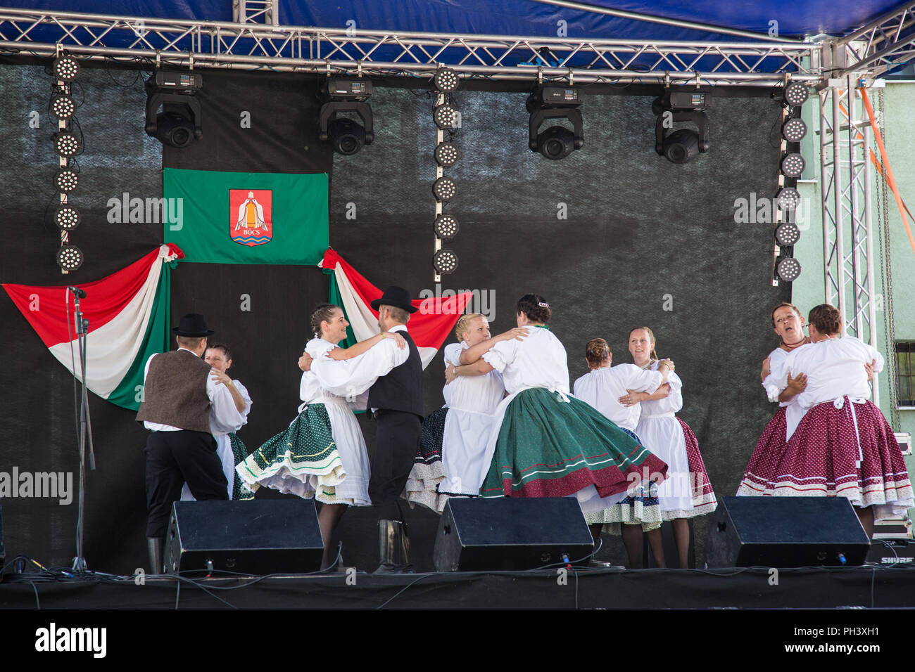 Hungarian flag dance hi-res stock photography and images - Alamy