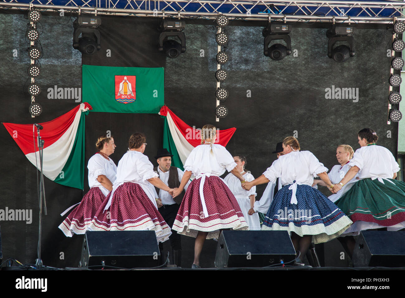 Hungarian flag dance hi-res stock photography and images - Alamy