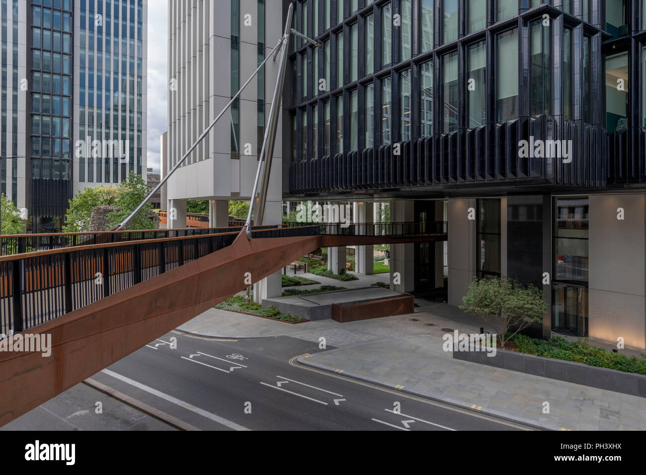 Curving pedway hi-res stock photography and images - Alamy