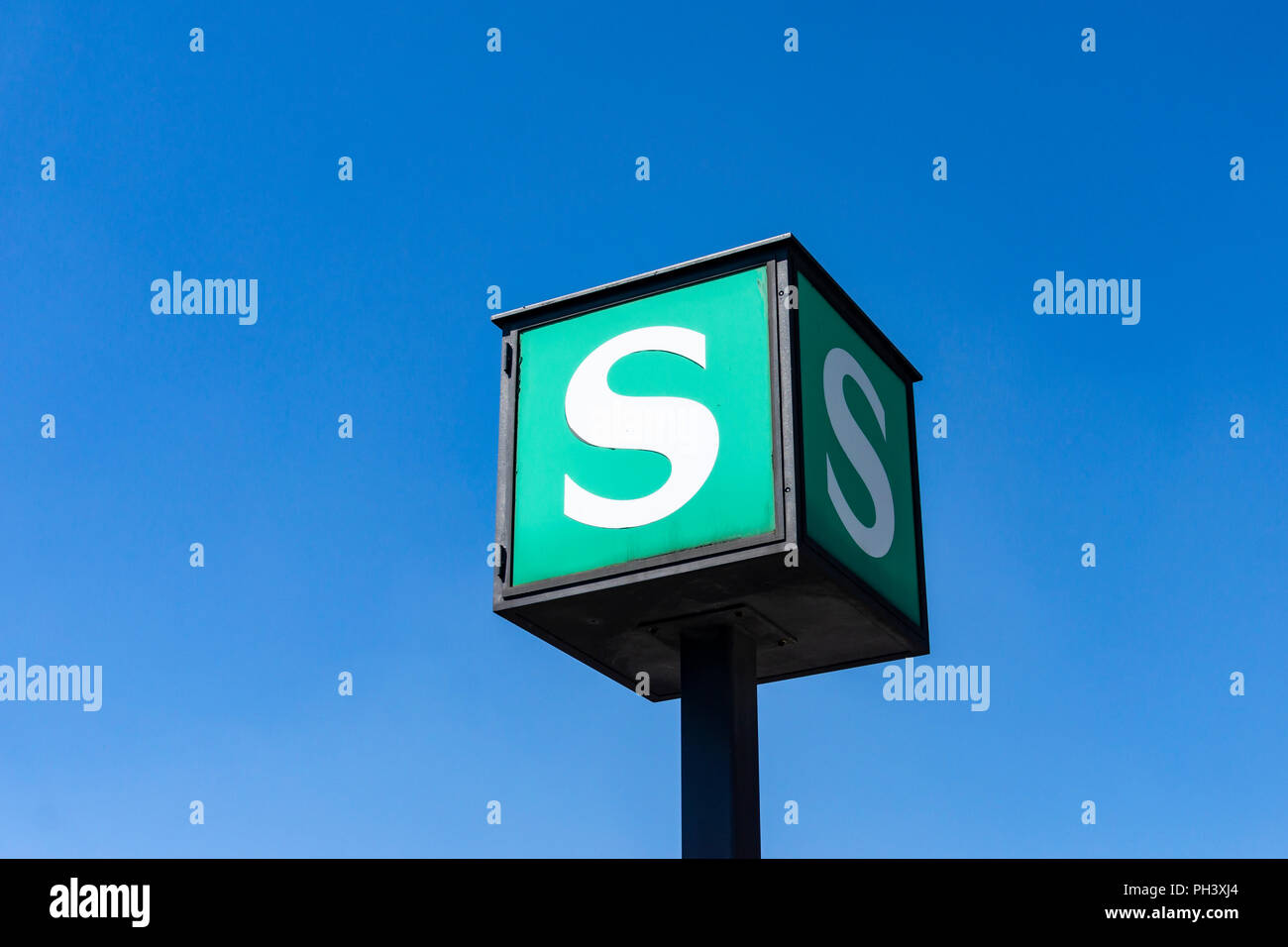 S bahn sign hi-res stock photography and images - Alamy