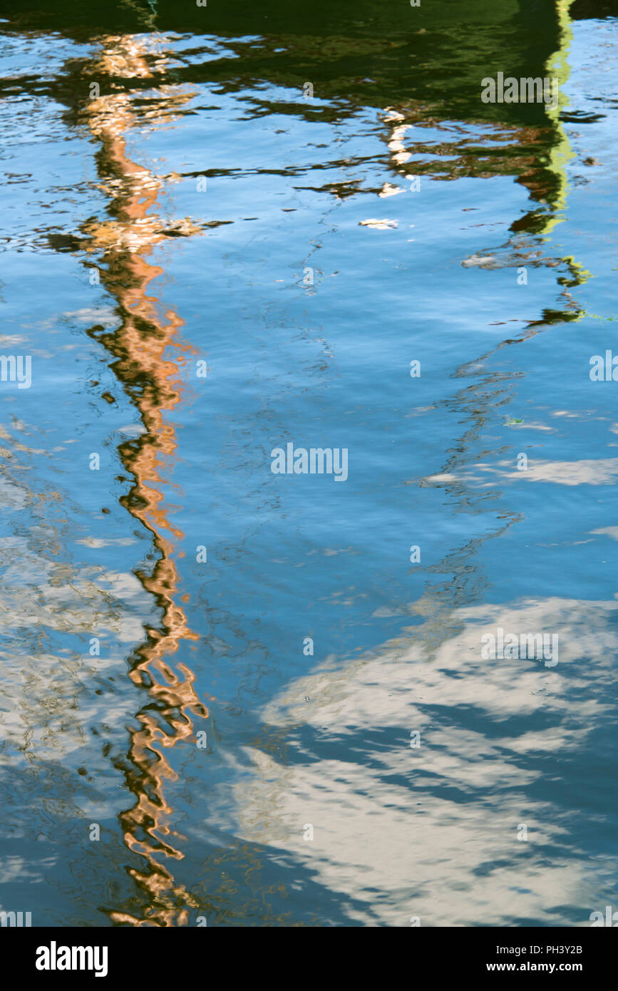 Boat with reflections in the water hi-res stock photography and images ...