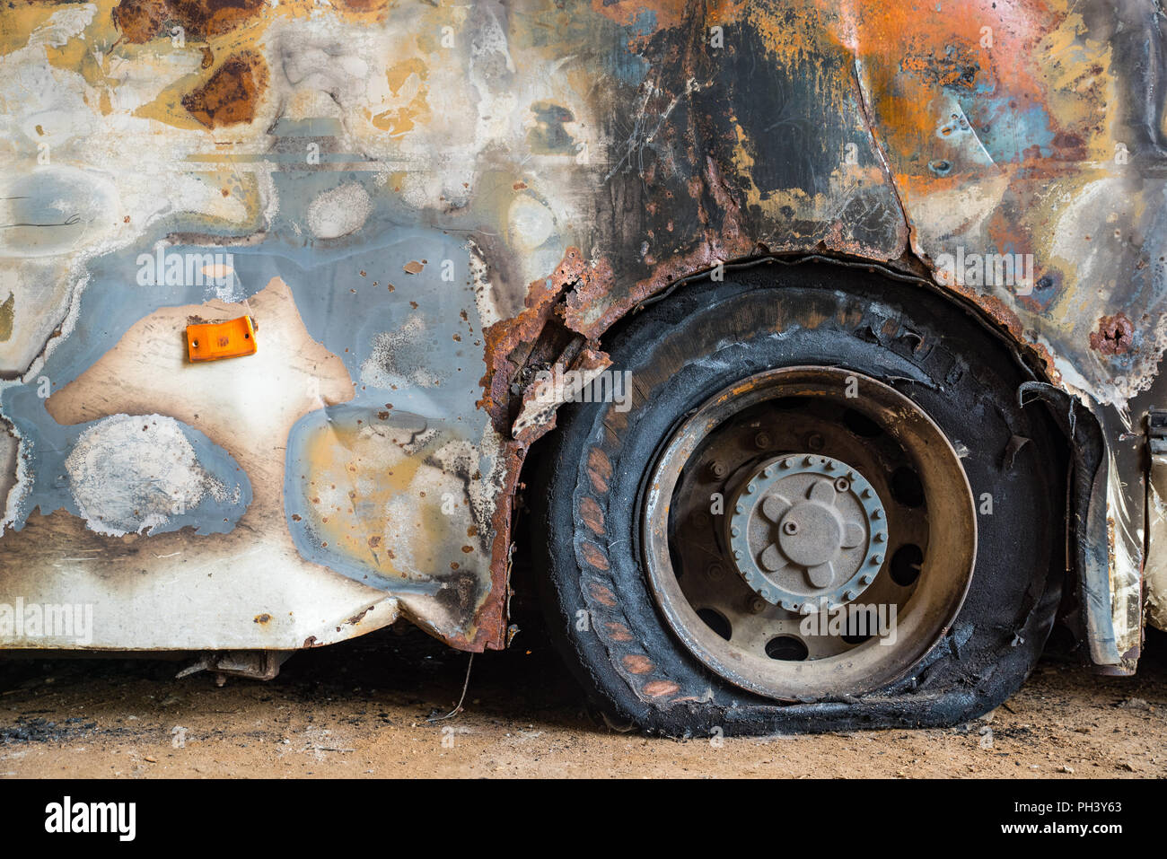 Bus Crash Stock Photos & Bus Crash Stock Images - Alamy