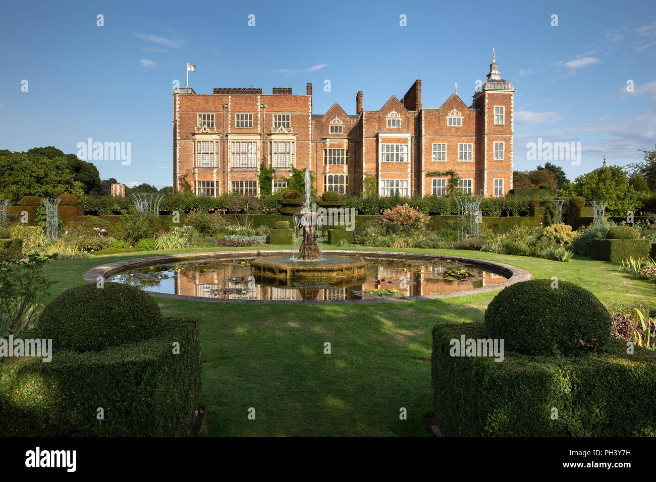 Hatfield House, in Hatfield, Hertfordshire, England. UK Stock Photo - Alamy