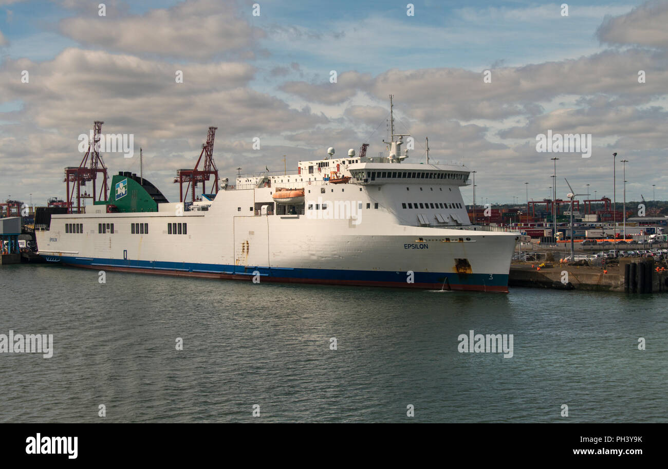 Irish Ferries vessel Epsilon loading ro-ro traffic in Dublin Stock ...