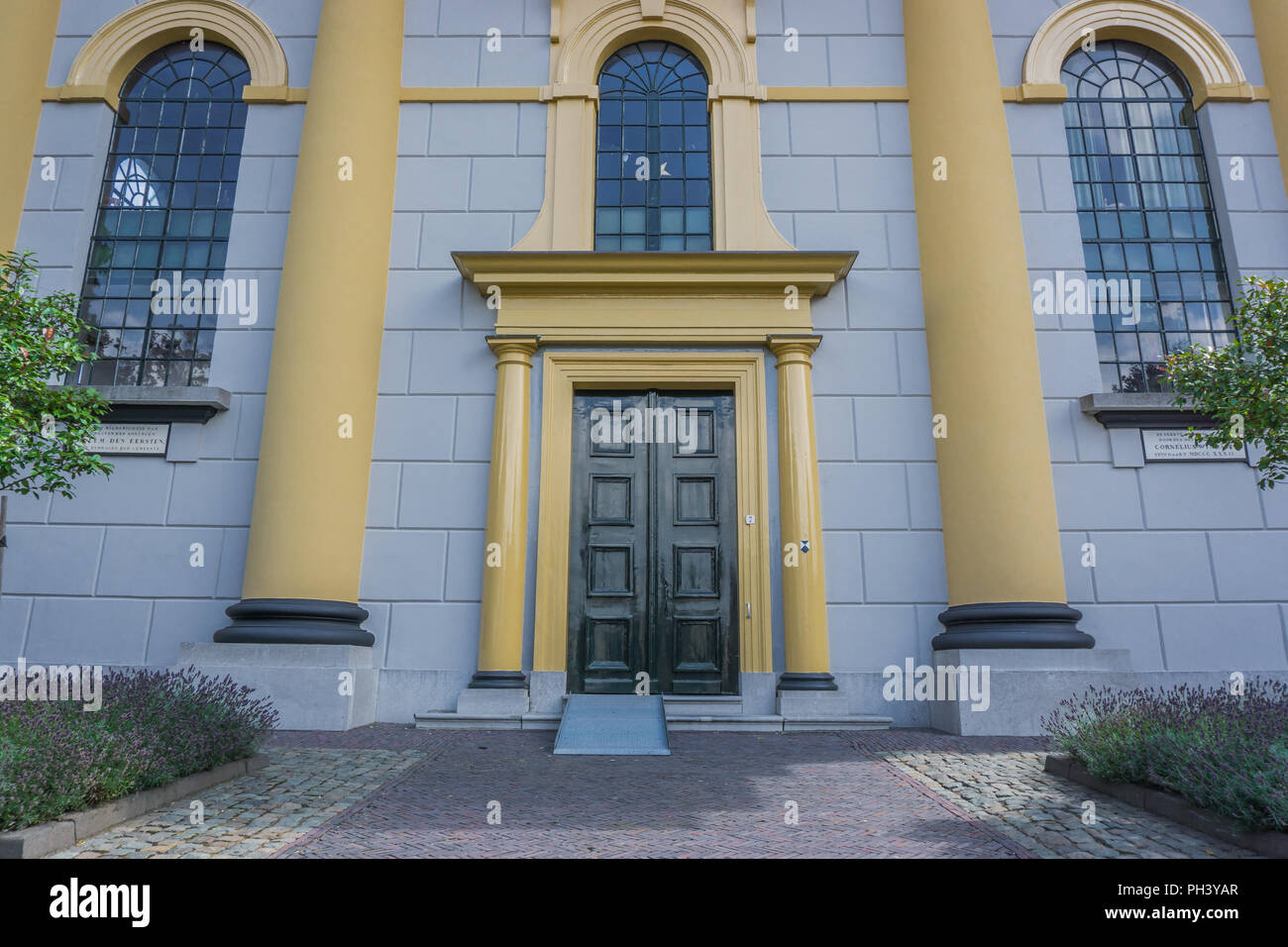 modern church architecture building door entrance Stock Photo - Alamy