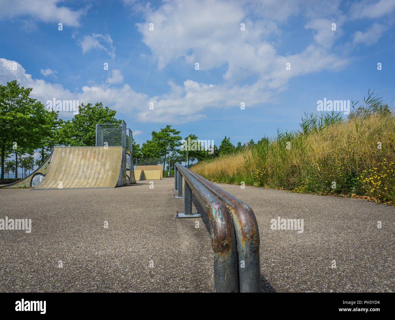 Pipe railing hi-res stock photography and images - Alamy