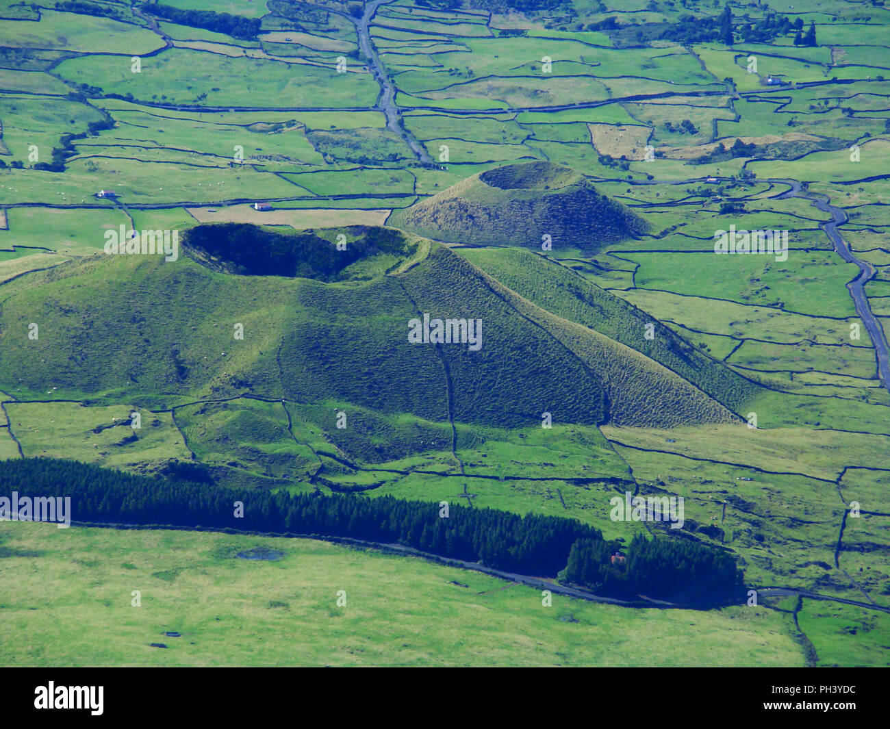 Smaller volcanic cones in the slopes of Pico volcano, Azores ...