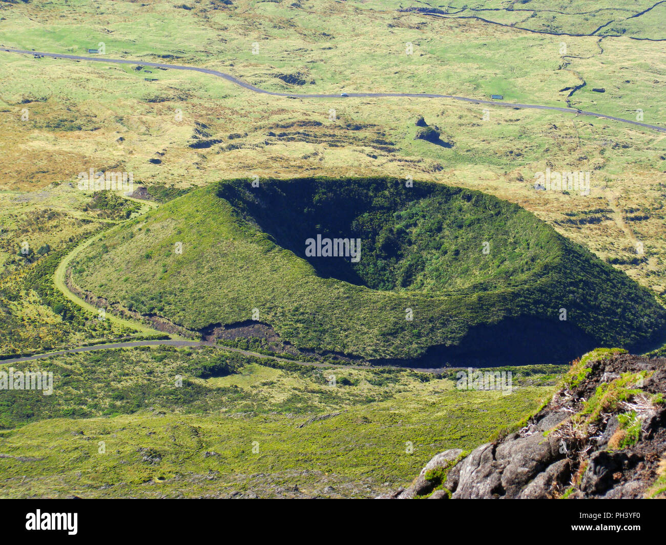 Smaller volcanic cones in the slopes of Pico volcano, Azores ...