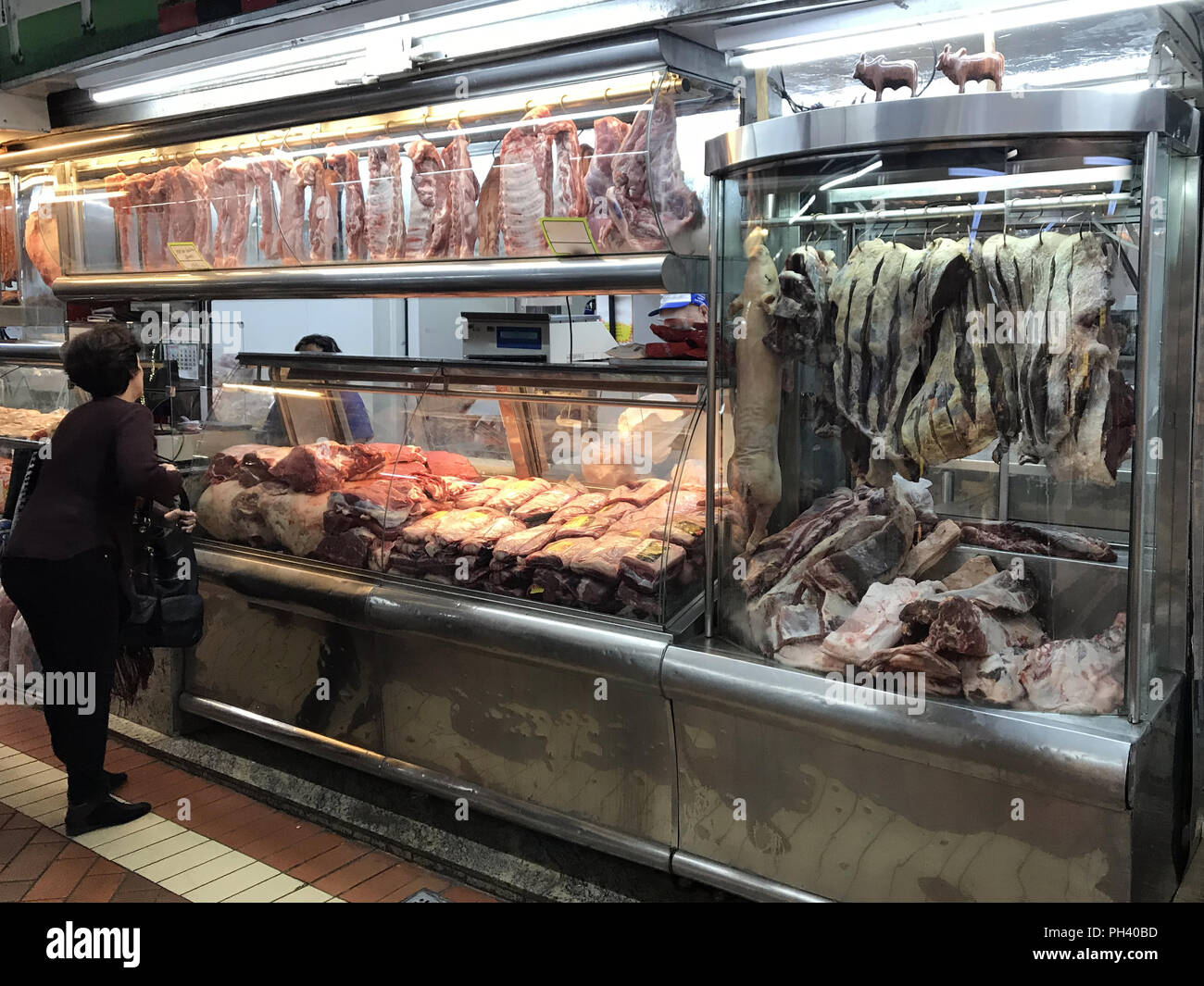 Meat showcase hi-res stock photography and images - Alamy