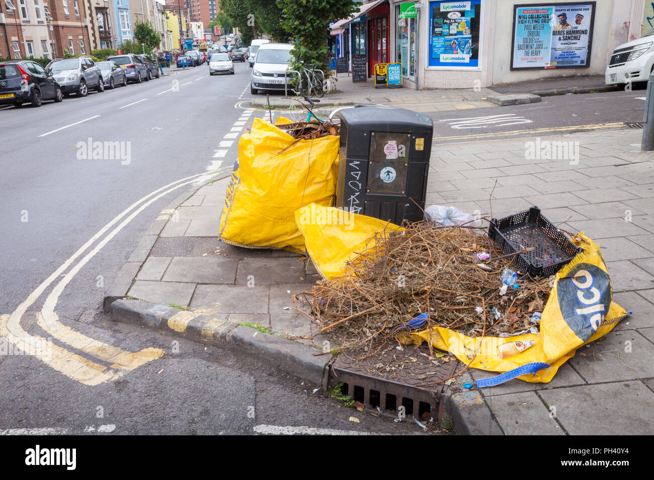Fly tipping uk hi-res stock photography and images - Alamy