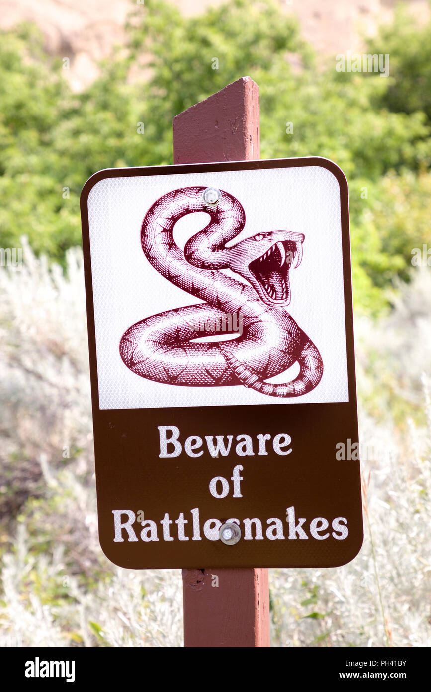 Beware of rattlesnakes sign, Pictograph Cave State Park, Billings ...
