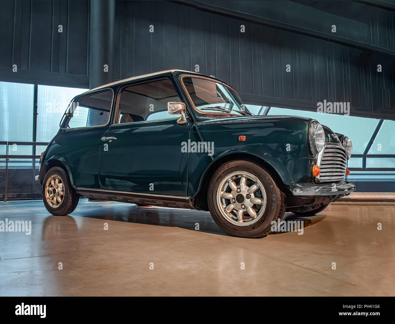 Mini mark vi hi-res stock photography and images - Alamy