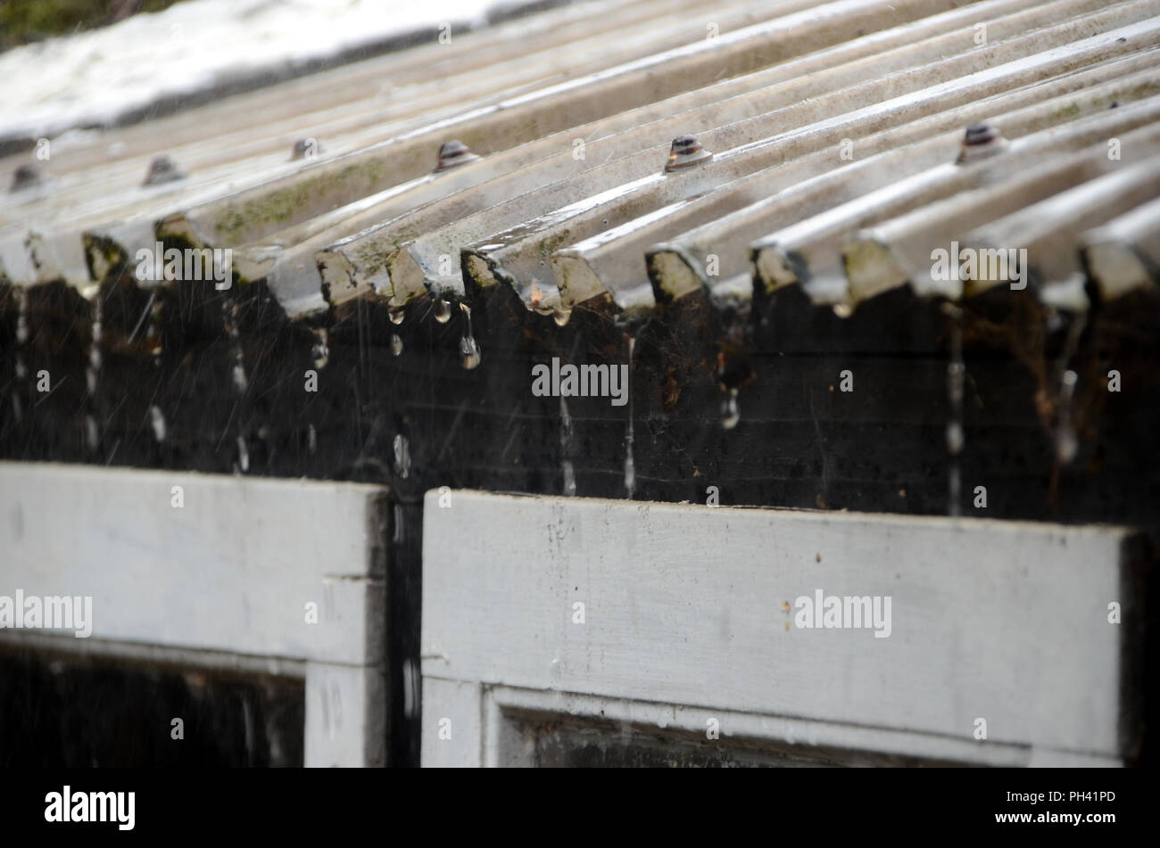 Gutterless hi-res stock photography and images - Alamy