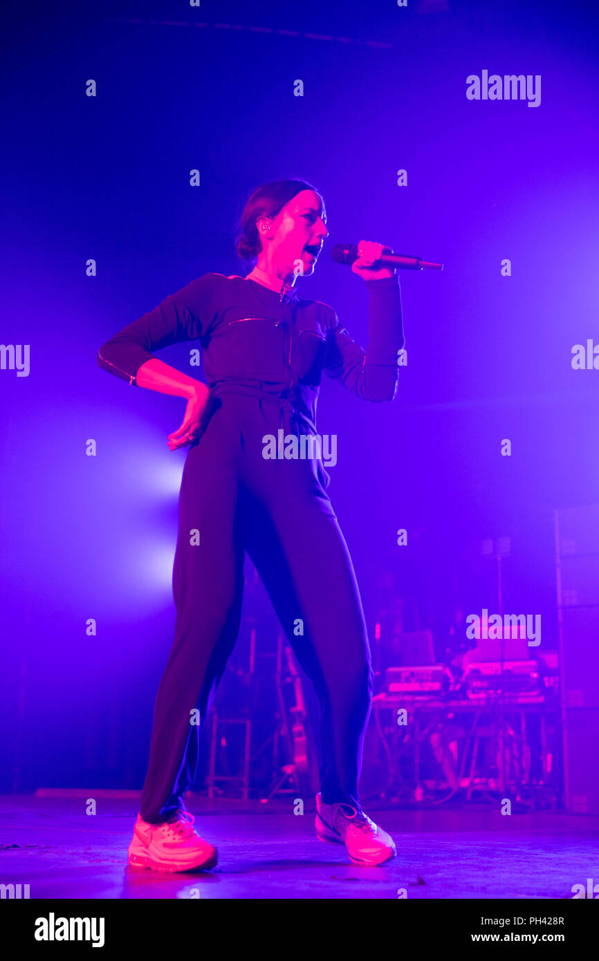 Female singer jain hi-res stock photography and images - Alamy